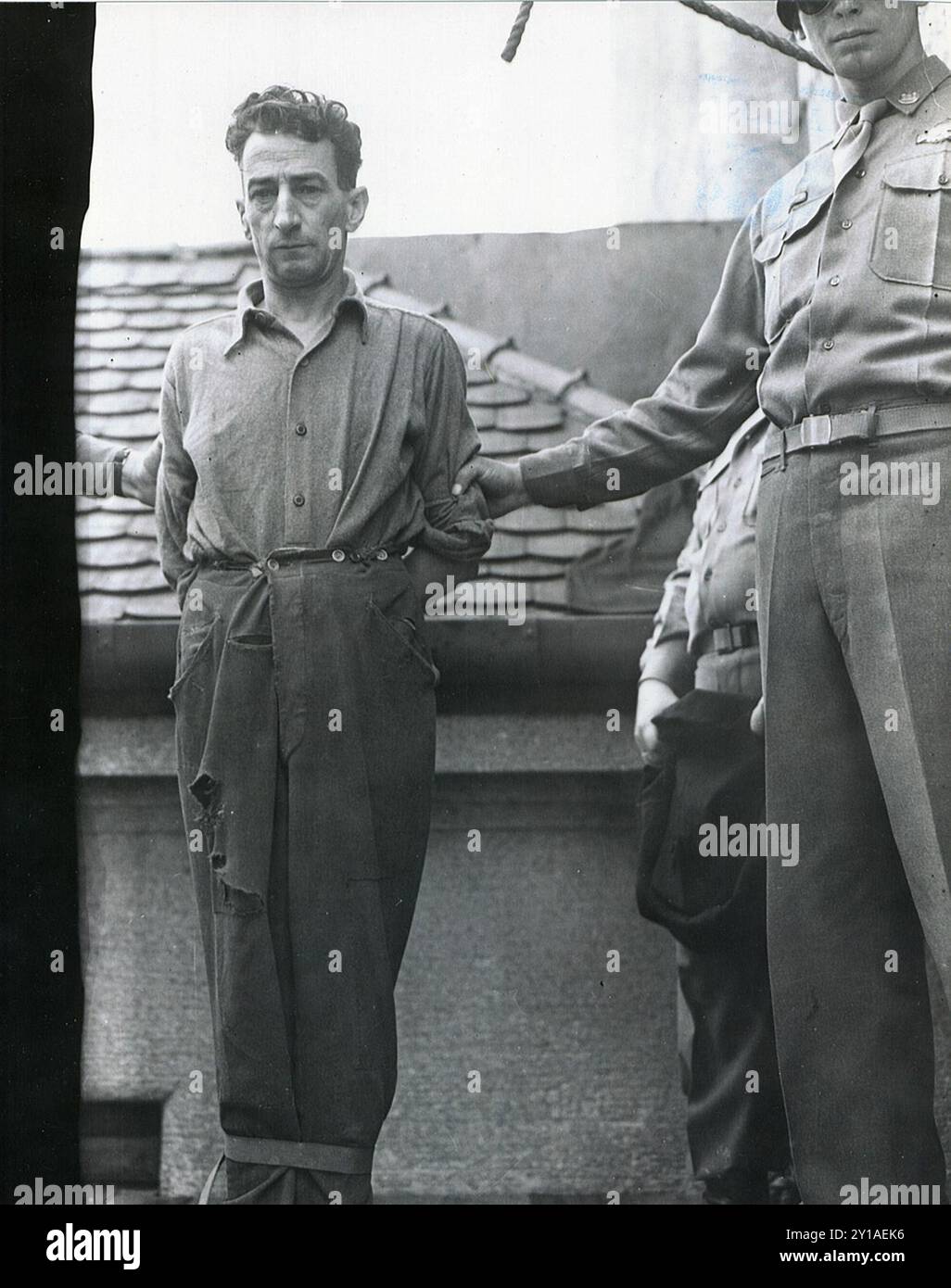 Execution of SS Haupscharfuehrer Hans Spatzenegger at Landsberg Prison ...
