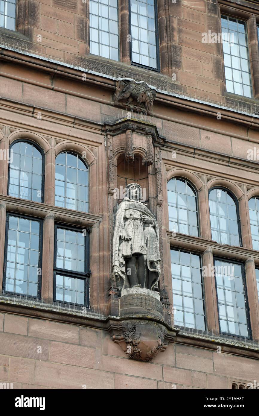 The Earl of Chester statue on Coventry Council House Stock Photo - Alamy
