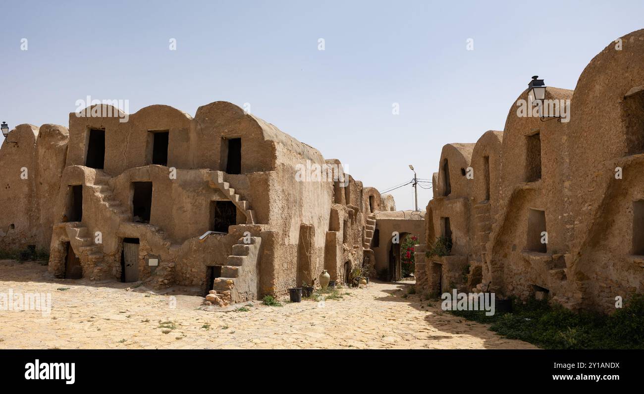 Traditional ancient multi-level earthen granaries in Ksar Medenine ...