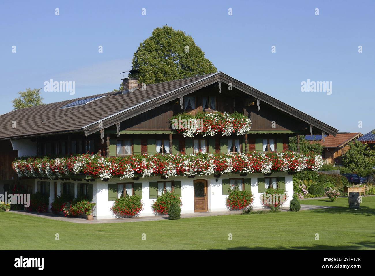 Country chalet hi-res stock photography and images - Alamy