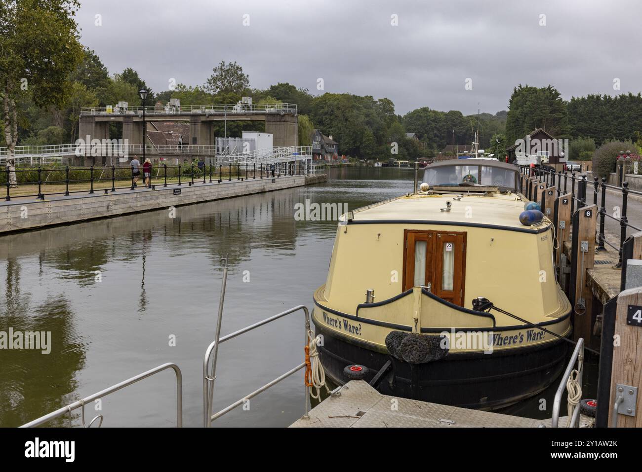 Allington Lock, lock on the River Medway, Maidstone, Great Britain ...