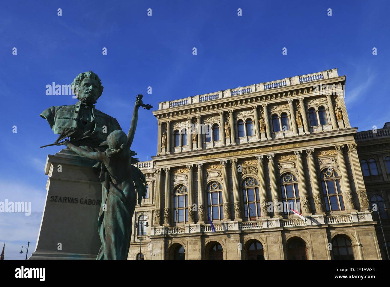 Statue of Gabor Szarvas Budapest V, Szechenyi Istvan ter Stock Photo ...