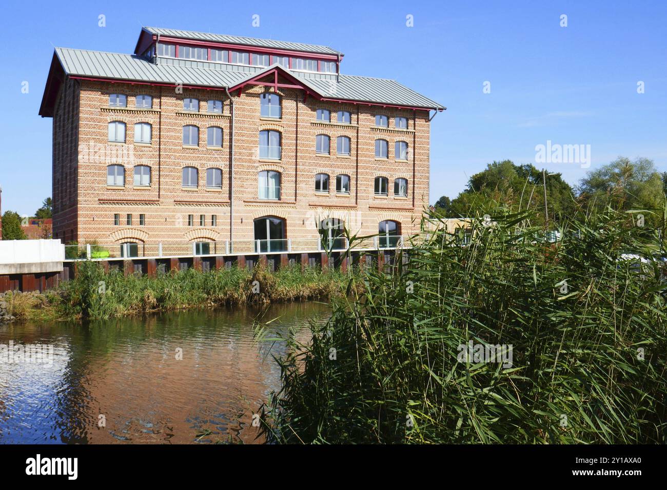 Harbour storage hi-res stock photography and images - Alamy