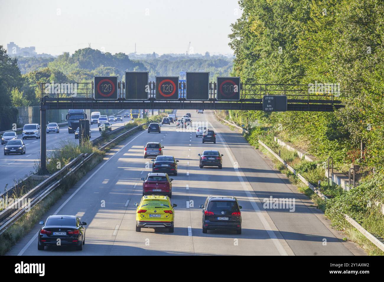 Electronic warning sign hi-res stock photography and images - Alamy