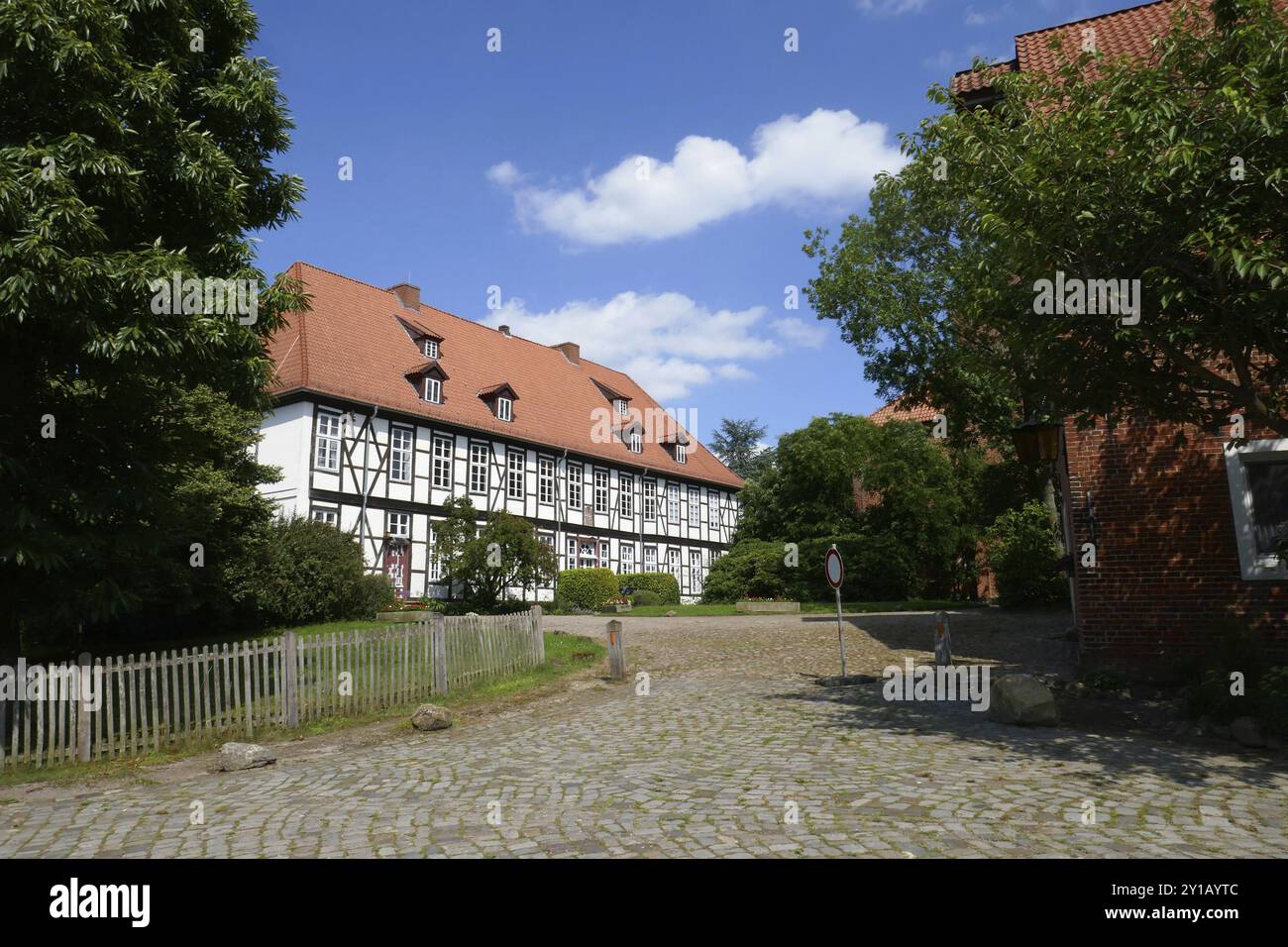 Abbey structure hi-res stock photography and images - Alamy