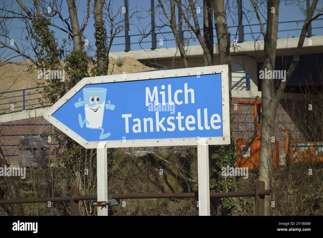 Milk gas station hi-res stock photography and images - Alamy