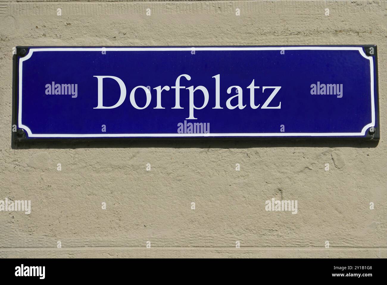 Village name plate hi-res stock photography and images - Alamy