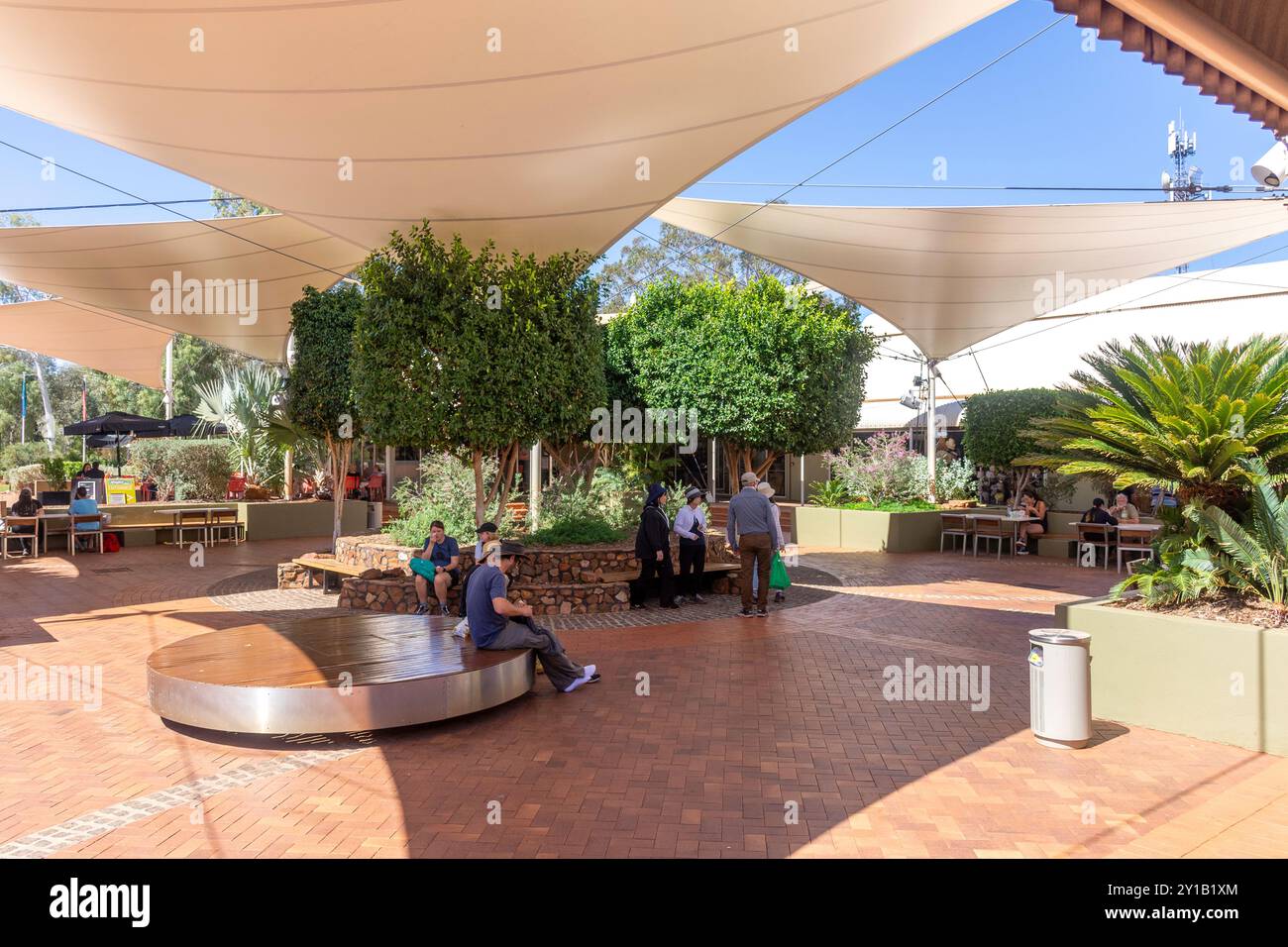 Covered courtyard at ayers rock resort yulara uluru uluru kata hi-res ...
