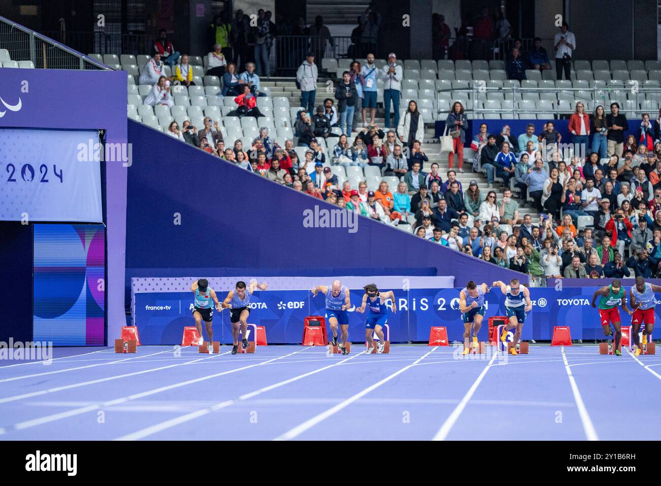 Mens 100m t11 hi-res stock photography and images - Alamy
