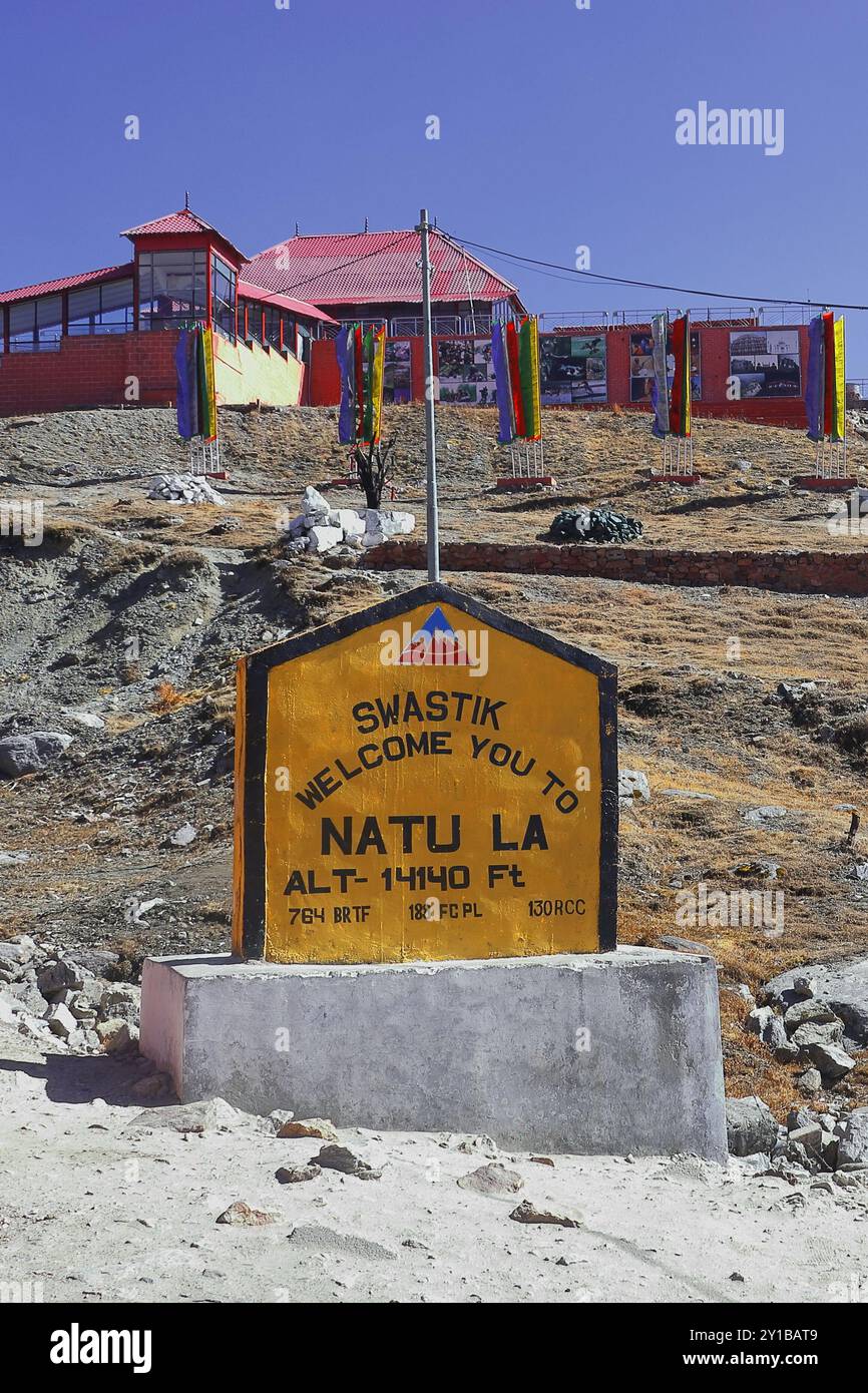 nathu la, high altitude himalaya mountain pass is a landmark ...