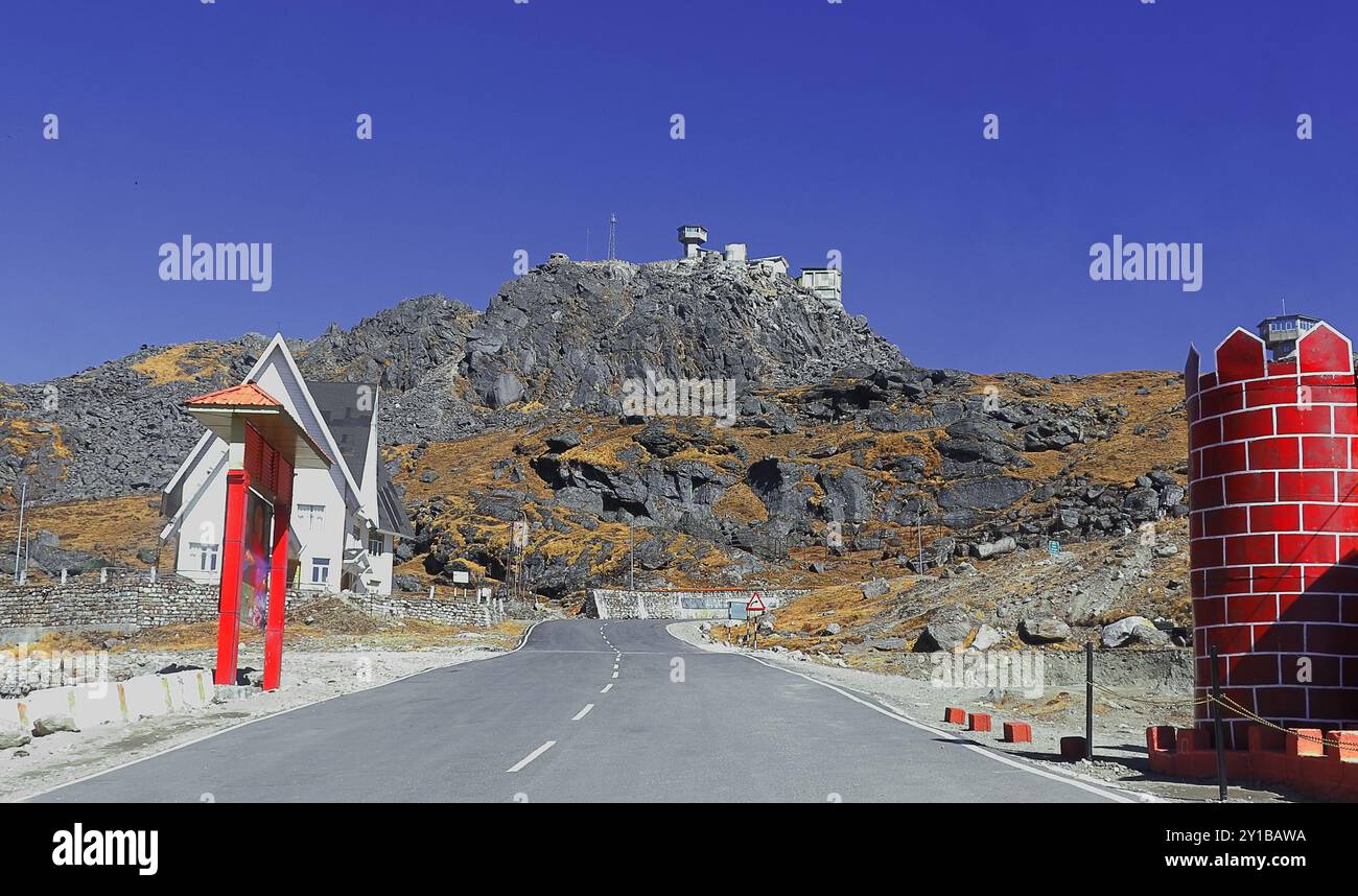 nathu la, high altitude himalaya mountain pass is a landmark ...