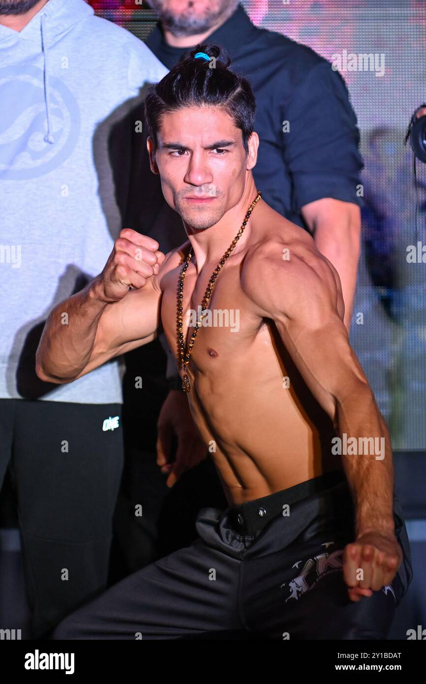 Pow sports hi-res stock photography and images - Alamy