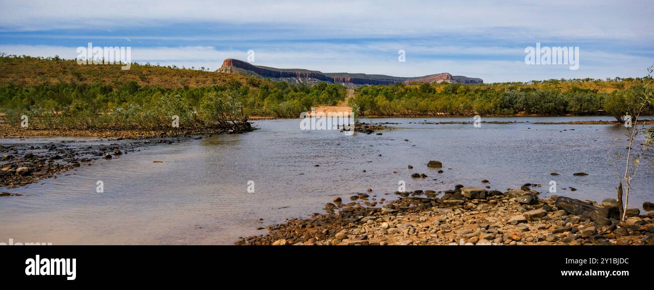 Gibb river road, Pentecost river crossing, Cockburn Range in background ...