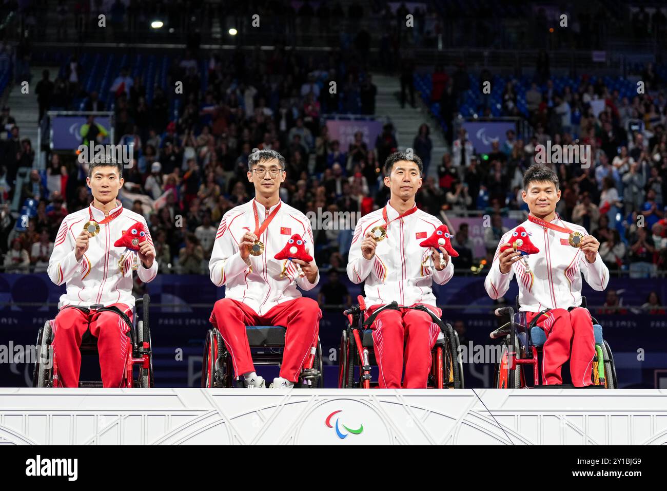 Paris, France. 5th Sep, 2024. Gold medalists team China pose during the ...