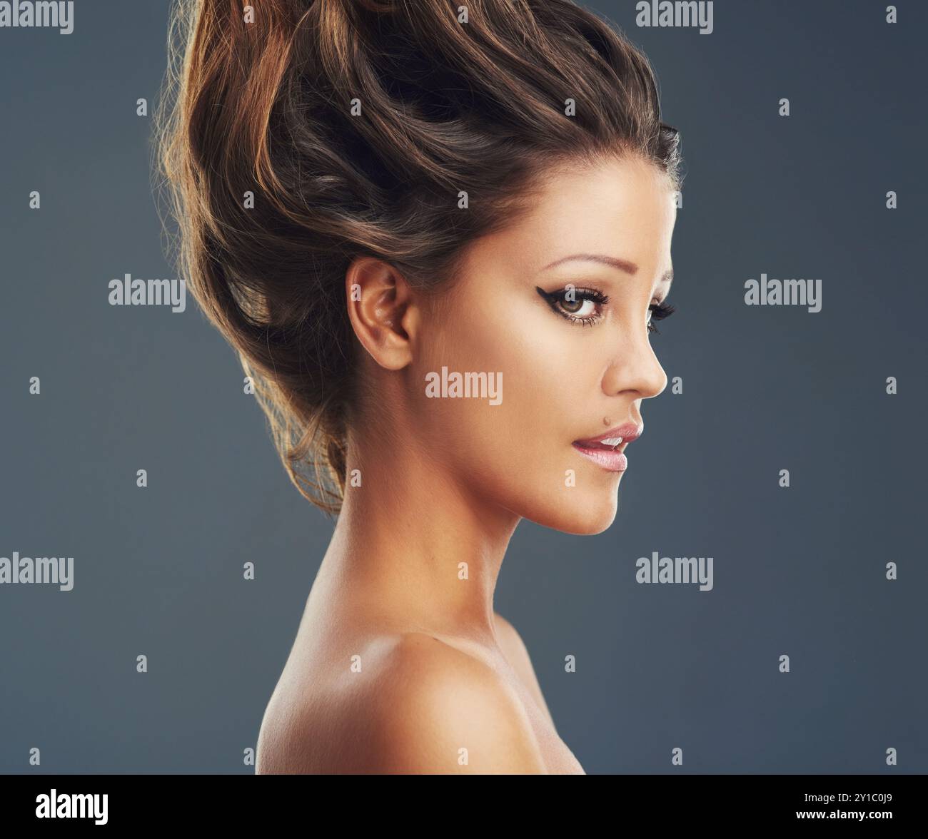 Person profile retro studio hi-res stock photography and images - Alamy