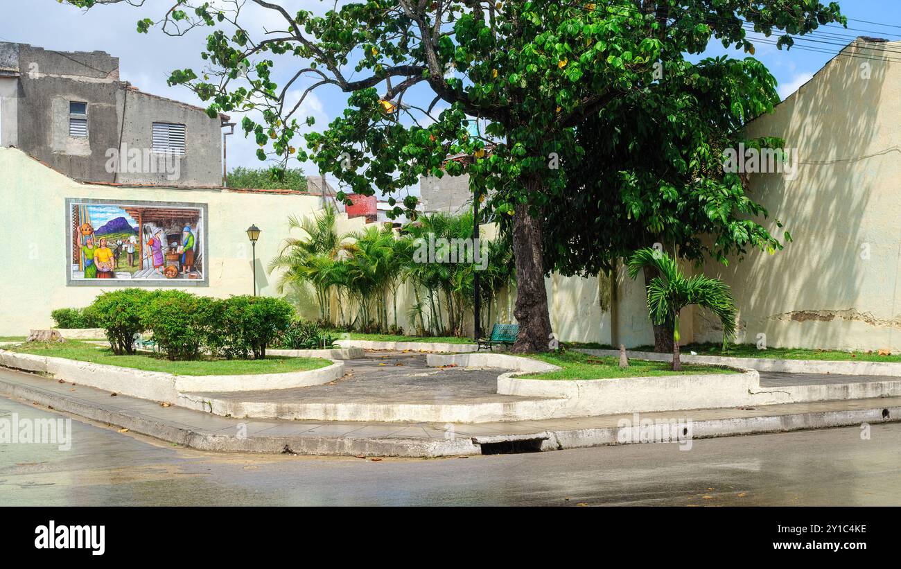 Small square in Colon Street in Santa Clara, Cuba Stock Photo - Alamy
