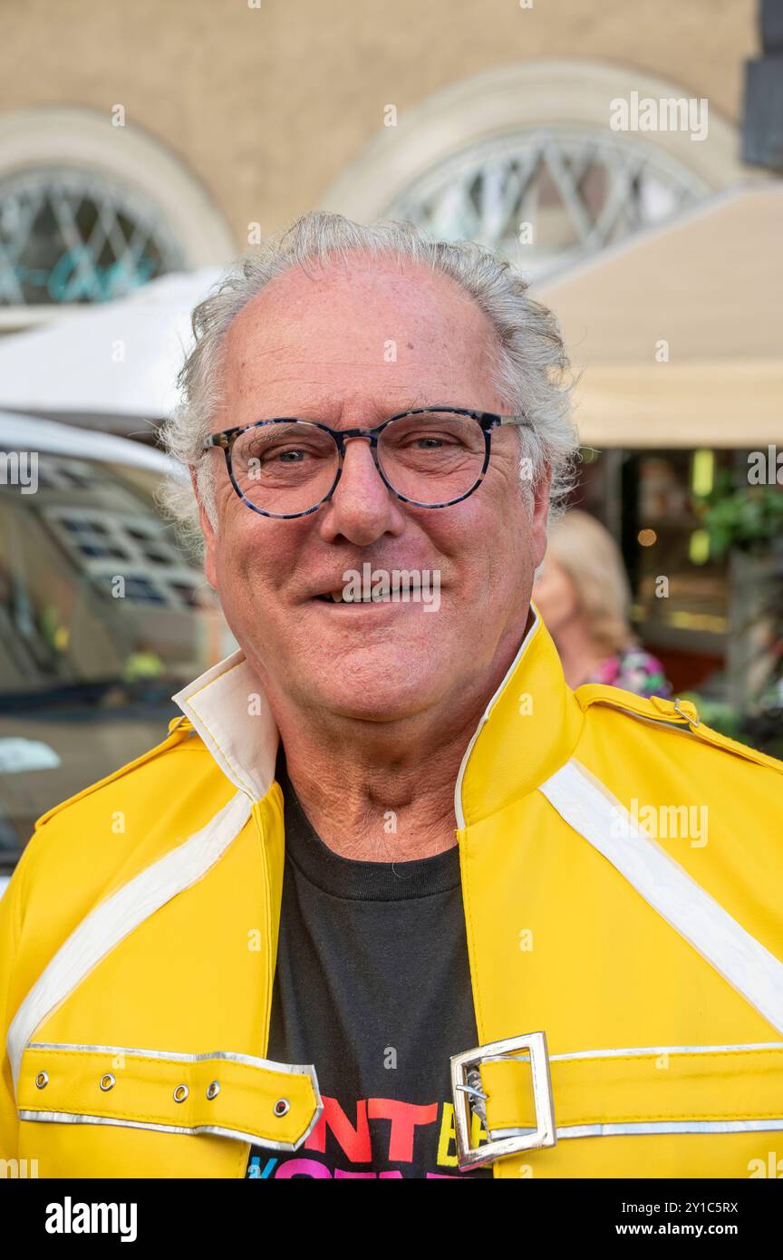 Muenchen, bei der Enthuellung des Mosaikes von Freddie Mercury beim ...