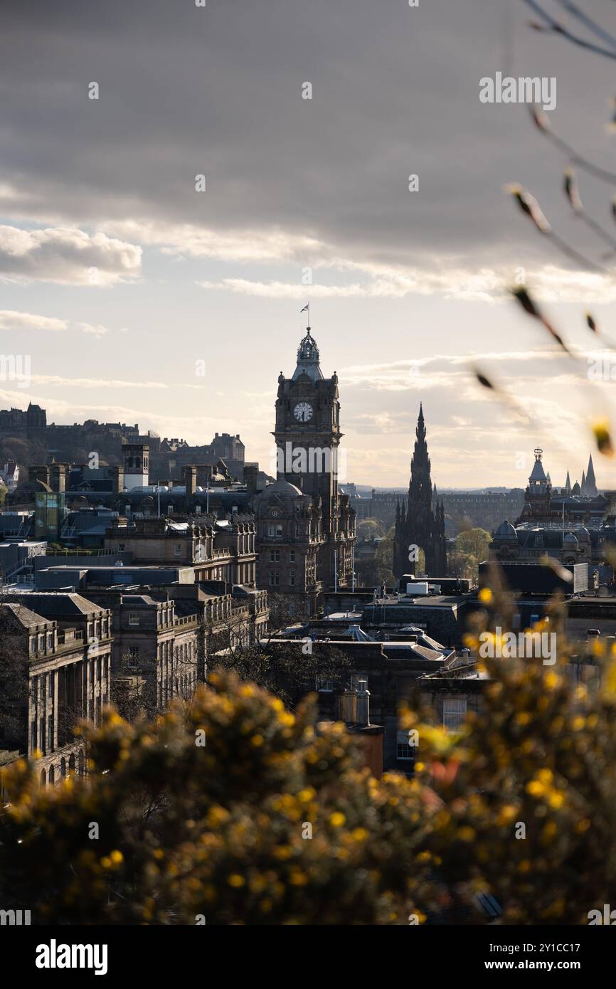 Edinburgh scotland skyline sunset hi-res stock photography and images ...