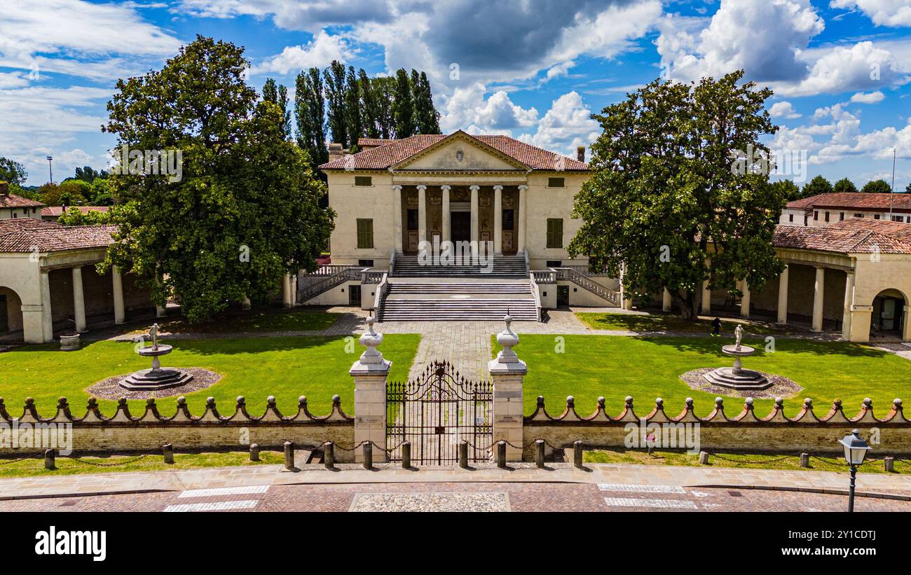 FRATTA POLESINE, ITALY – MAY 10, 2024: Villa Badoer and Casa Museo ...