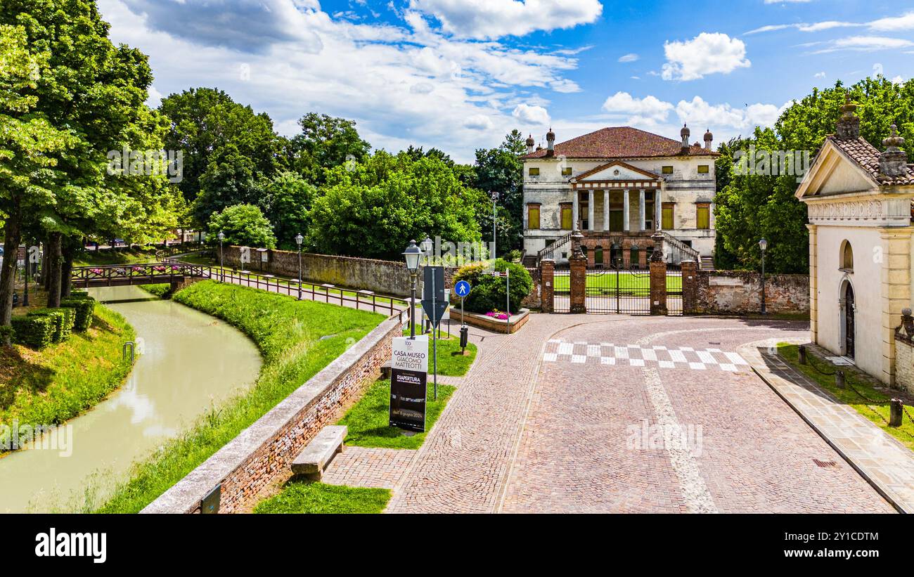 FRATTA POLESINE, ITALY – MAY 10, 2024: Villa Badoer and Casa Museo ...