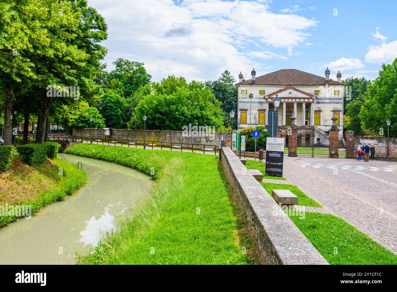 FRATTA POLESINE, ITALY – MAY 10, 2024: Villa Badoer and Casa Museo ...