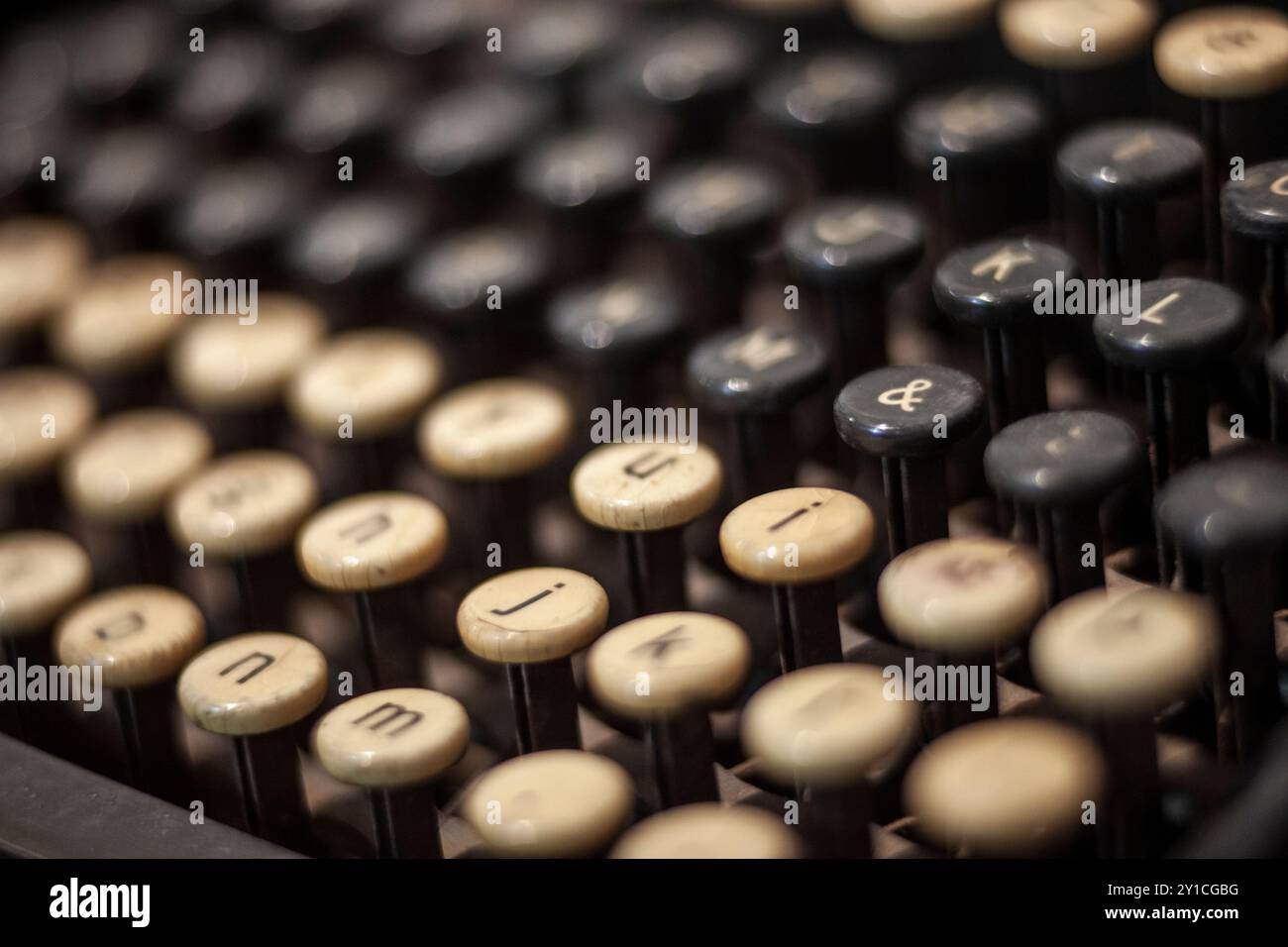 Vintage typewriter keys white and black at an angle Stock Photo - Alamy