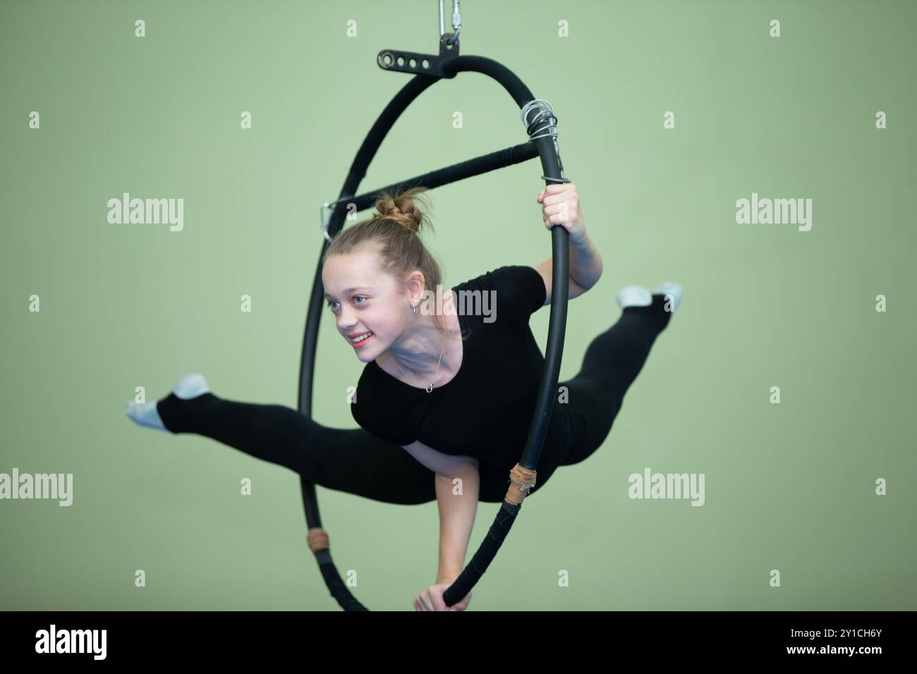 Teenage girls from a circus school practice an acrobatic Stock Photo ...