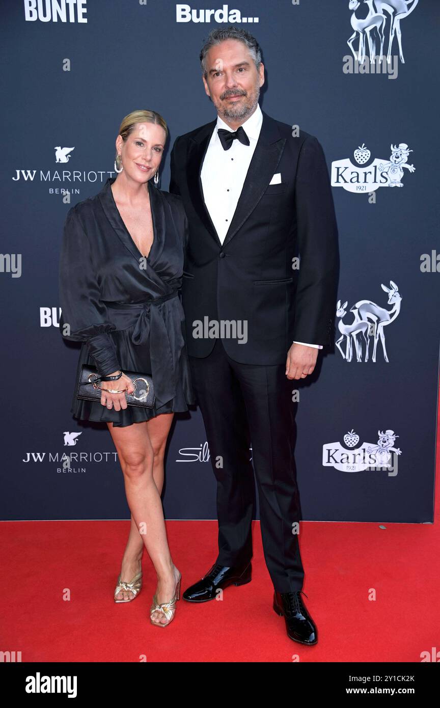 Anika Decker mit Ehemann Alex Wilde beim Tribute to Bambi 2024 im JW ...