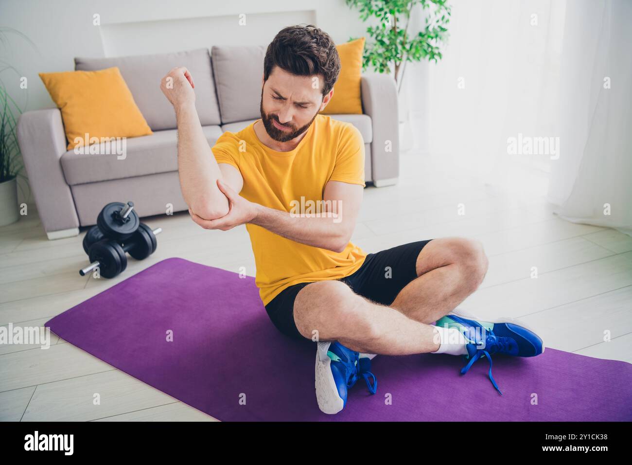 Photo of sad frustarted guy suffer pain hurt injury symptom problem ...