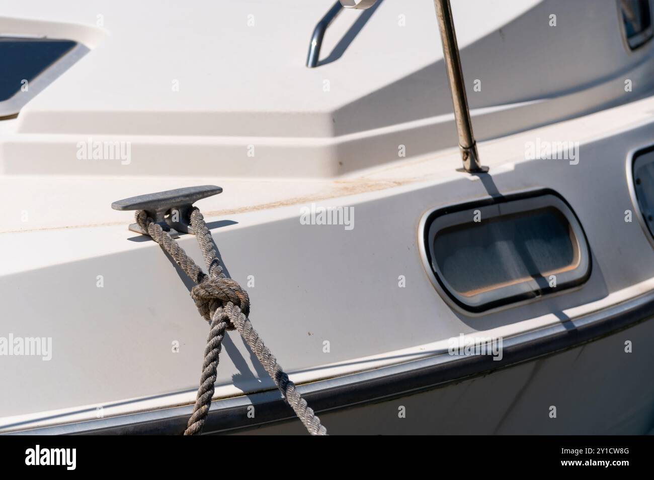 Deck mooring hi-res stock photography and images - Alamy