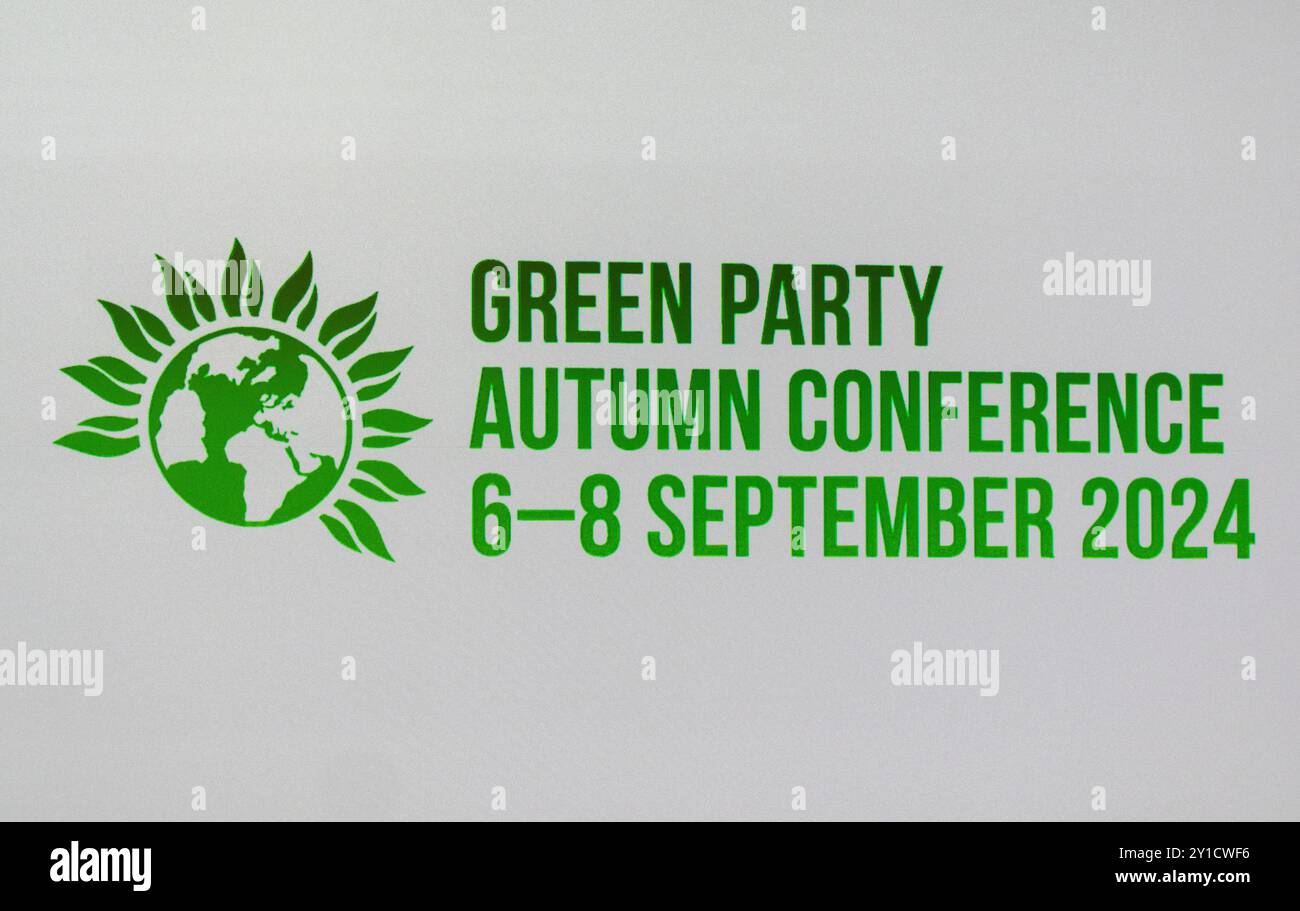 Green party uk logo hi-res stock photography and images - Alamy