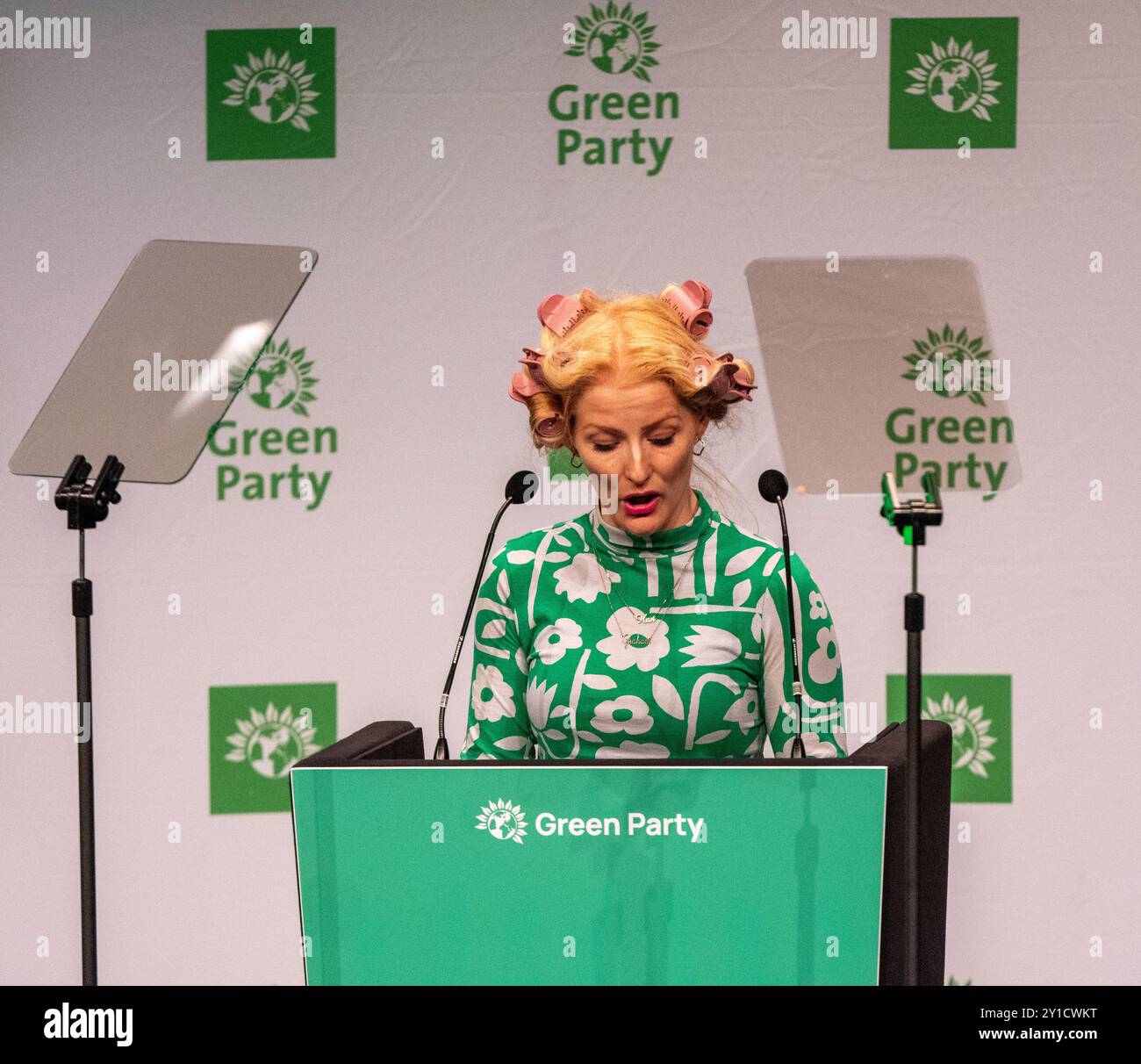 Green party uk logo hi-res stock photography and images - Alamy