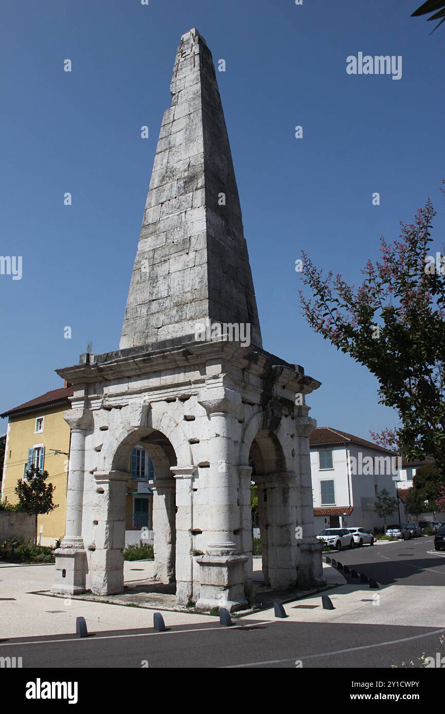 The 'Pyramide' in Vienne, southern France. Known as the 'spina', this ...
