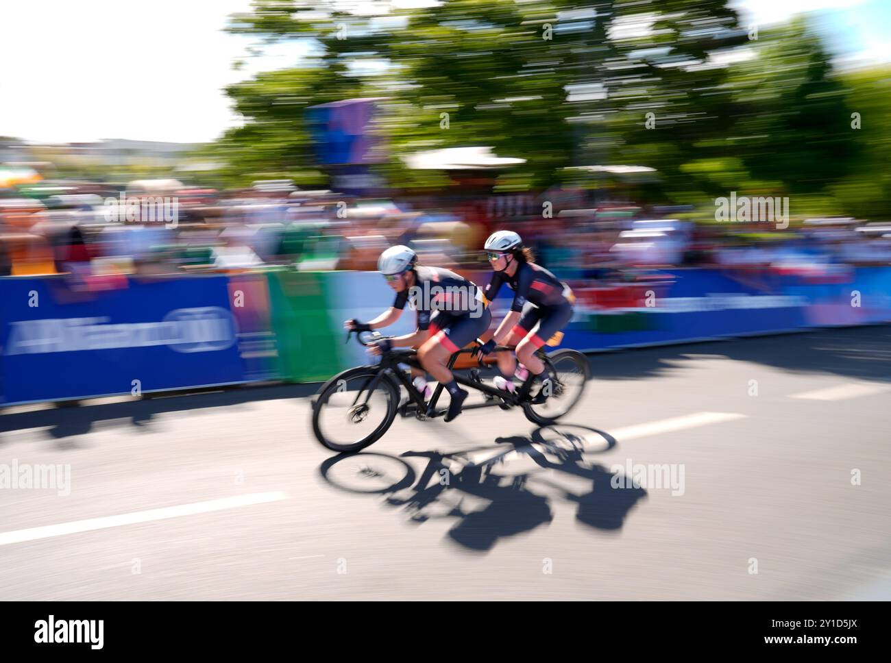 Great Britain's Elizabeth Jordan and pilot Dannielle Khan during the ...