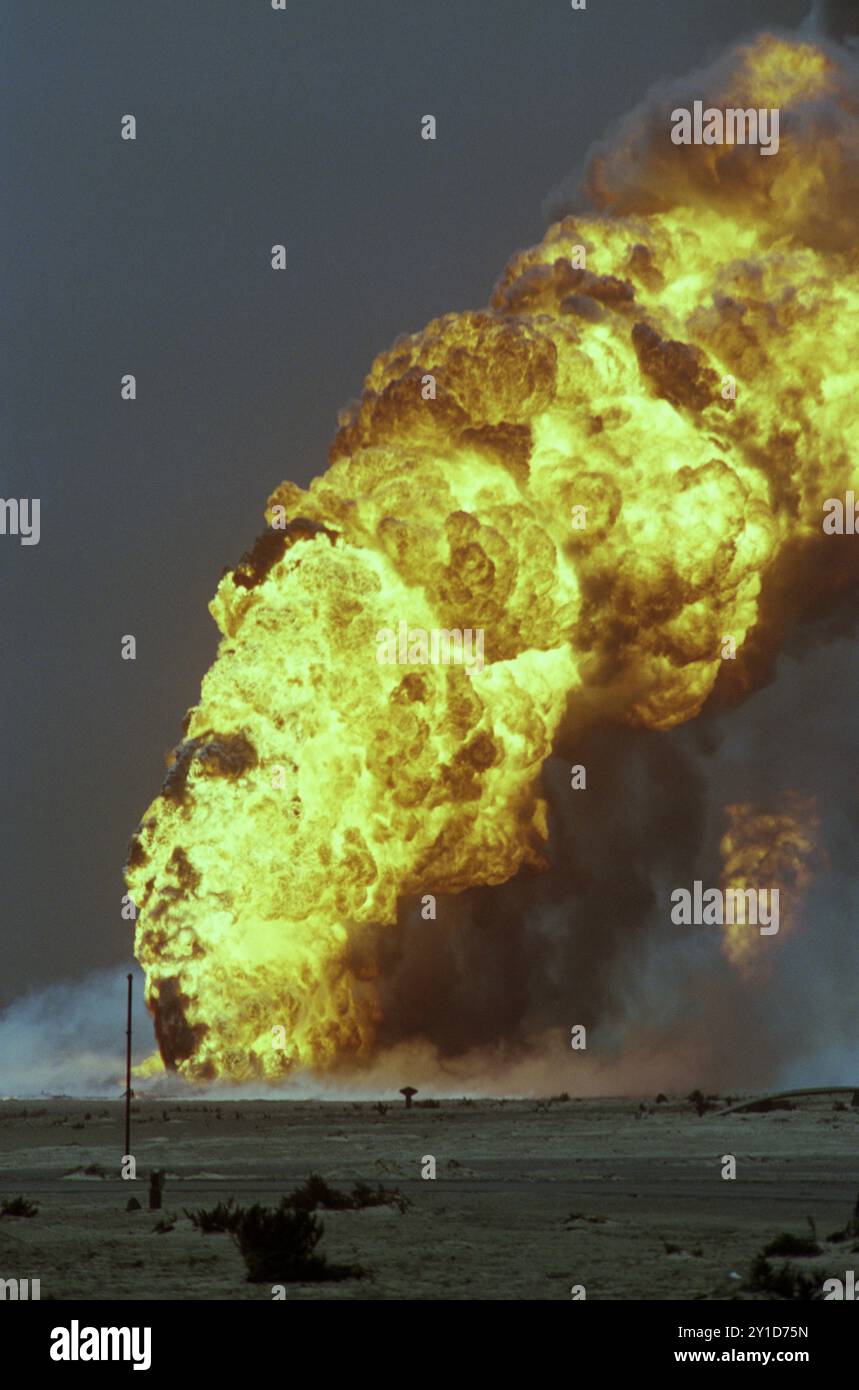 1991 oil well fire kuwait hi-res stock photography and images - Alamy