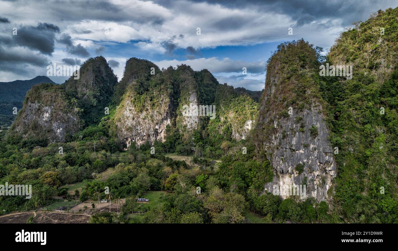 Leang Leang geopark in Maros, Sulawesi, Indonesia, Asia Stock Photo - Alamy