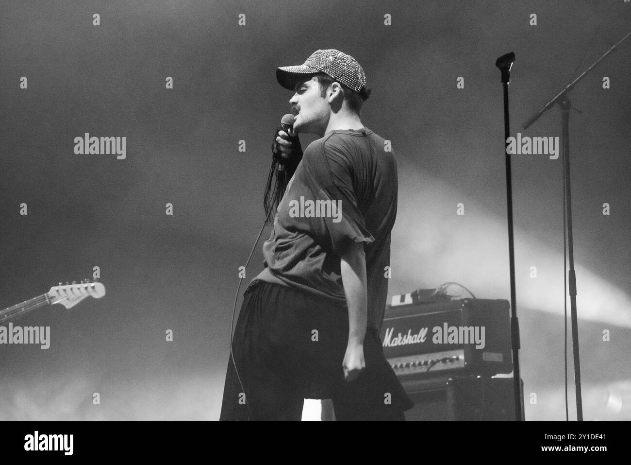 MODEL/ACTRIZ, CONCERT, 2024: Cole Haden singer from the New York band ...