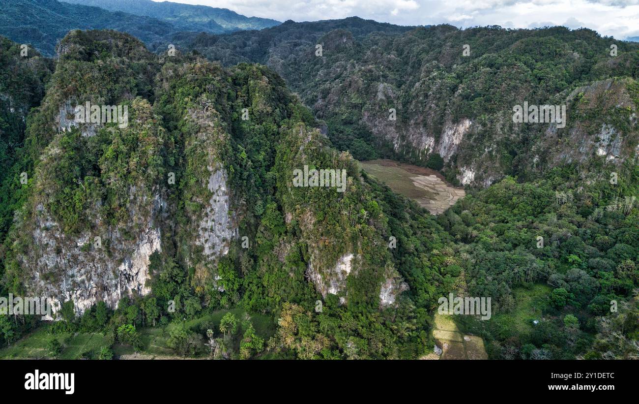 Leang Leang geopark in Maros, Sulawesi, Indonesia, Asia Stock Photo - Alamy