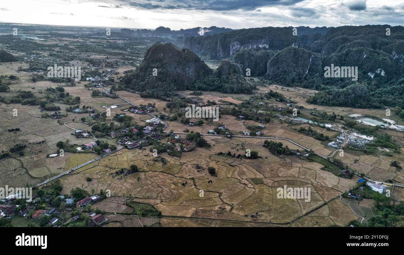Leang Leang geopark in Maros, Sulawesi, Indonesia, Asia Stock Photo - Alamy