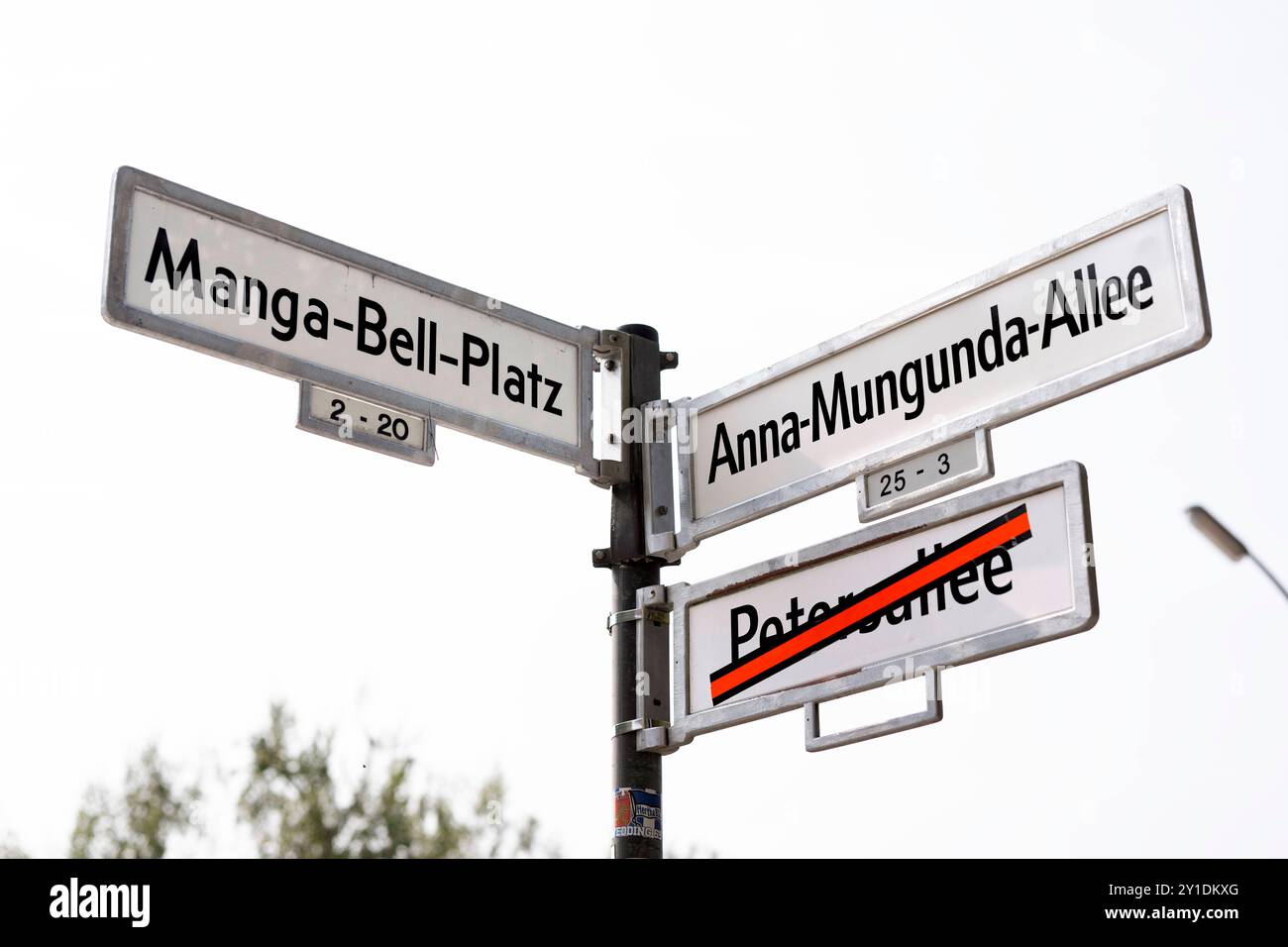 Gedenkmarsch und Strassenumbenennung Afrikanische Viertel DEU ...