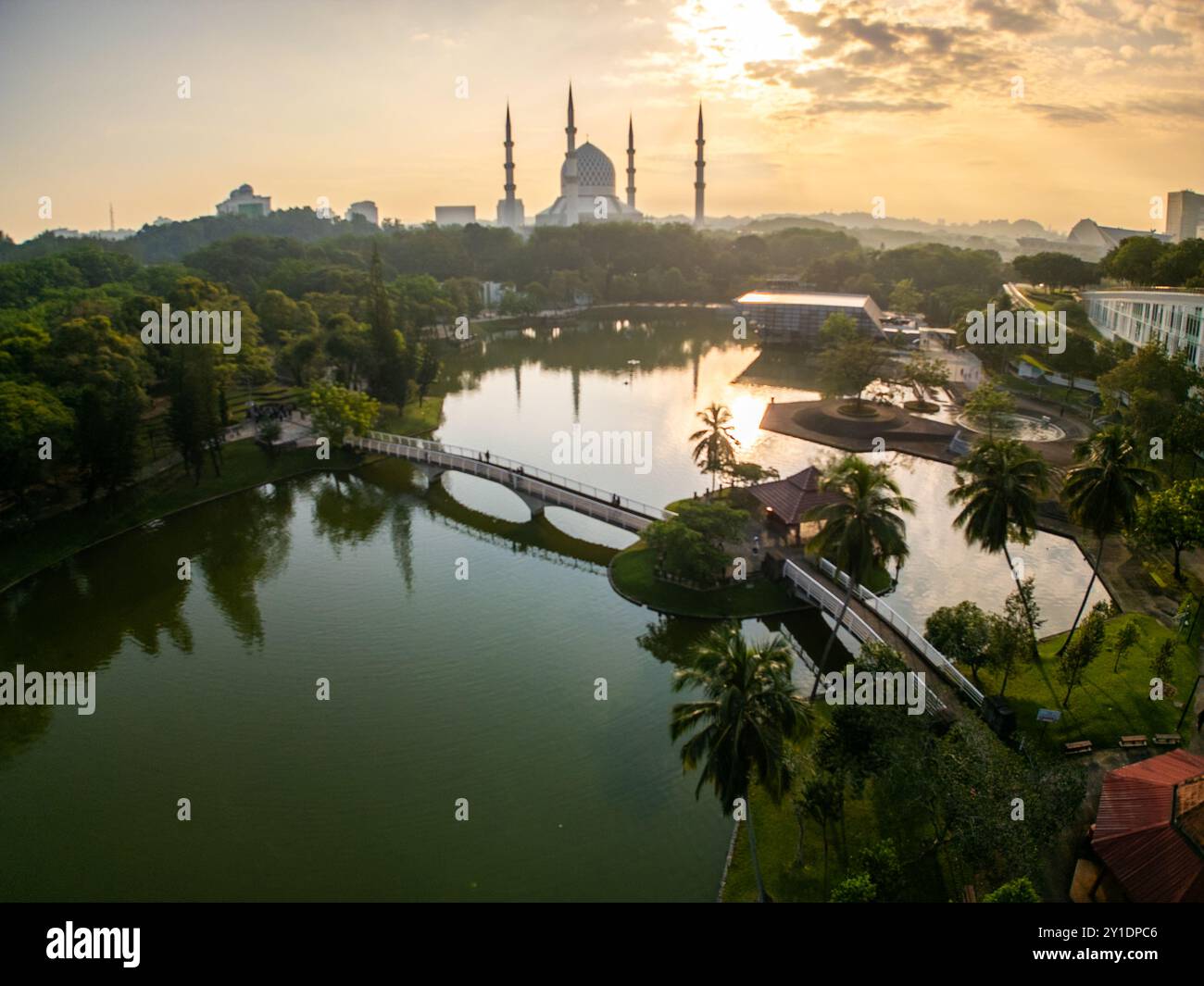 Sunrise shah alam lake selangor hi-res stock photography and images - Alamy
