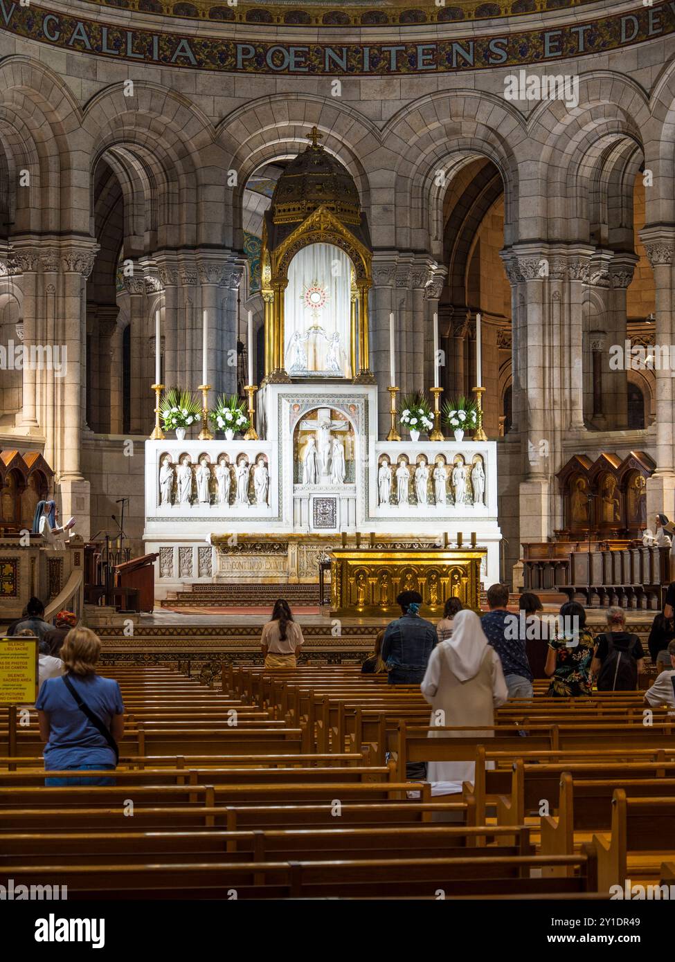 Worshipers Praying, at Sacre Coeur, Montmartre, Paris, France, Europe ...