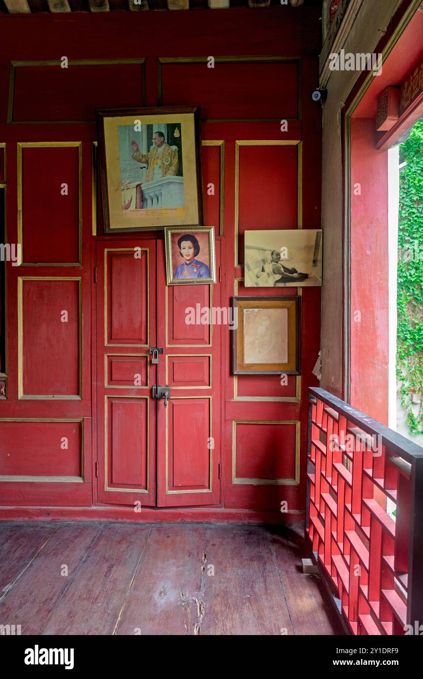 Traditional chinese courtyard house hi-res stock photography and images ...