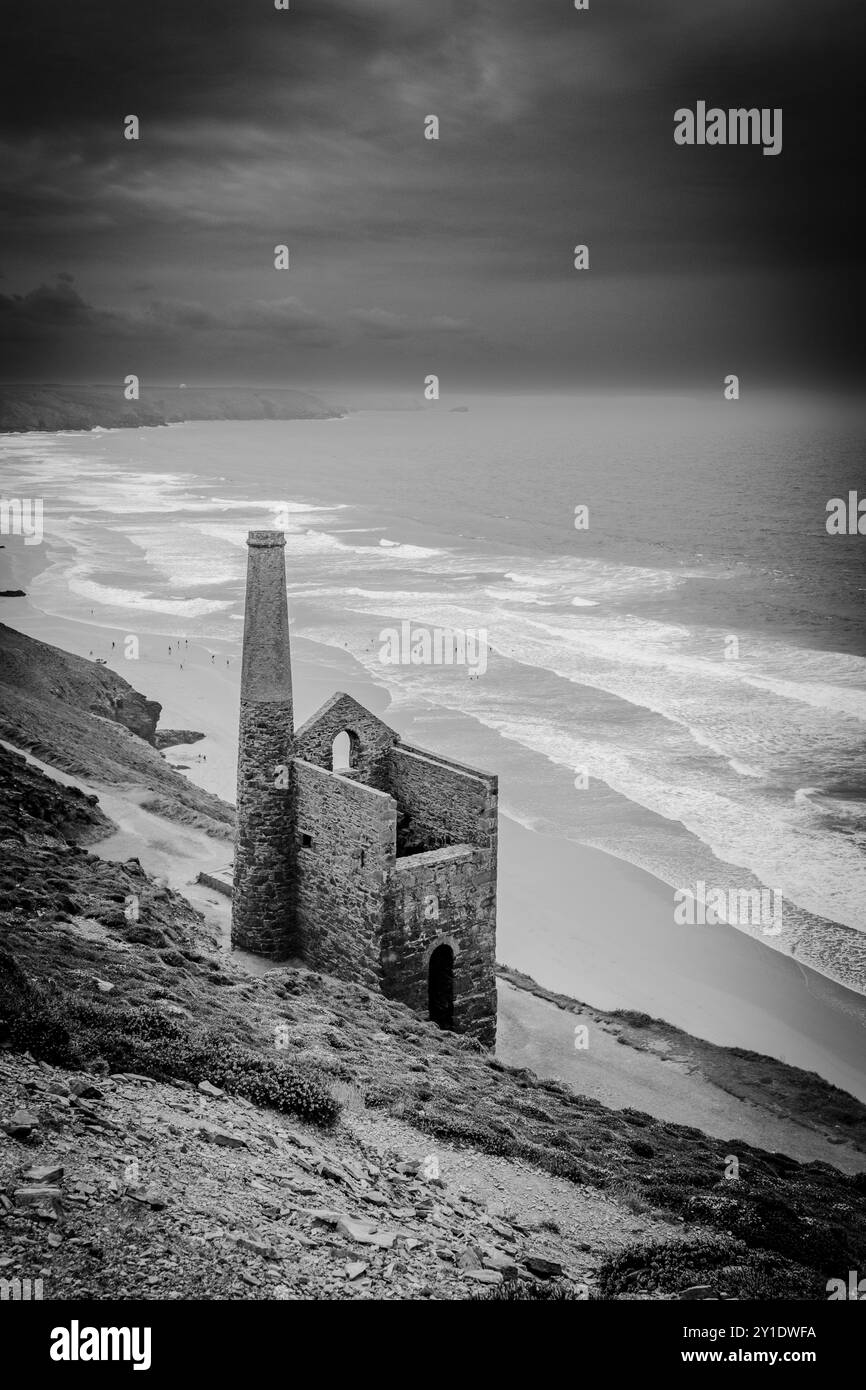 Cliff subsidence Black and White Stock Photos & Images - Alamy