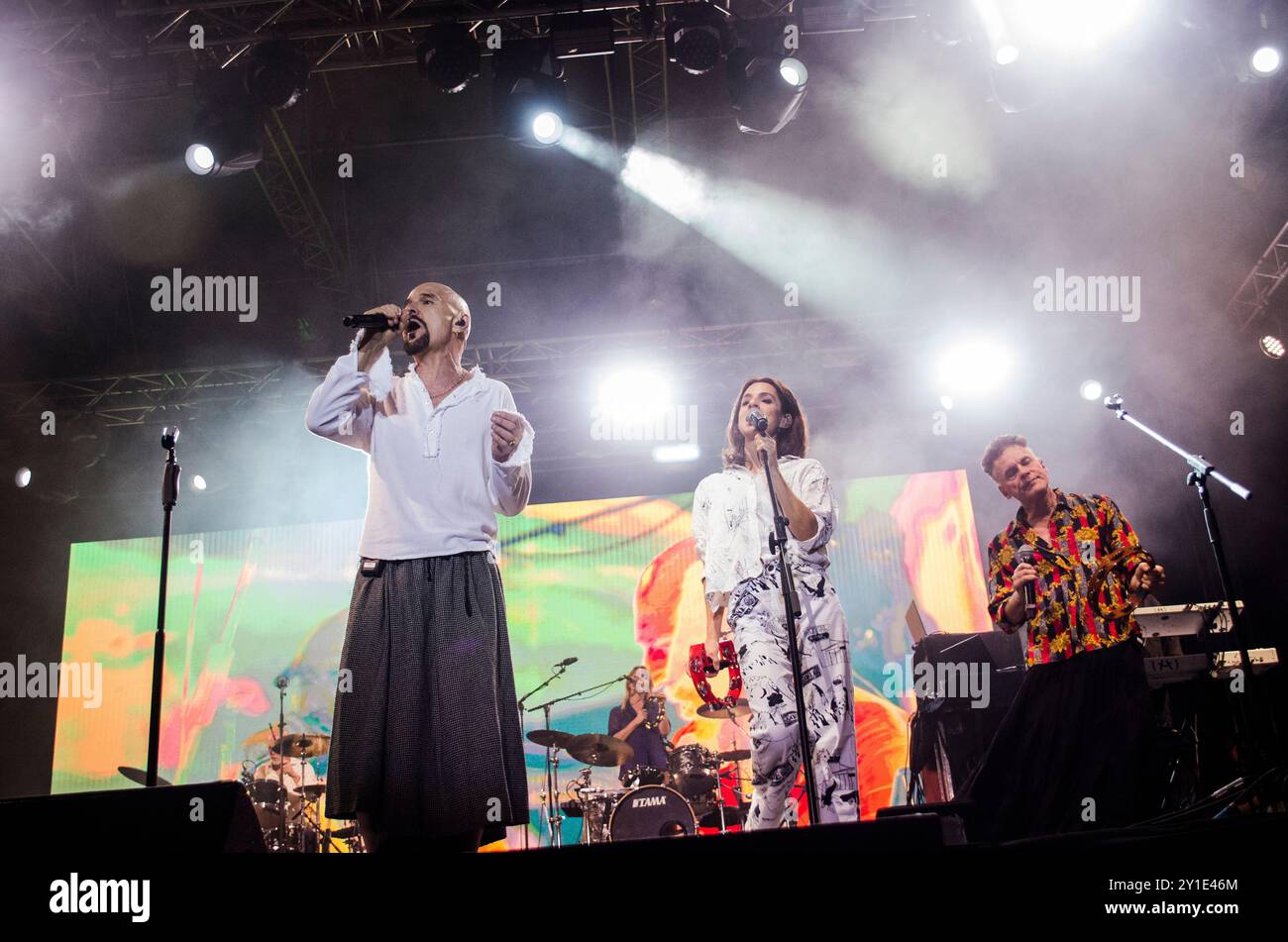 Tim Booth, Chloë Alper and Andy Diagram of James performing at ...