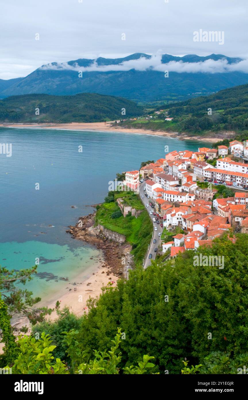 Pueblos costeros hi-res stock photography and images - Alamy