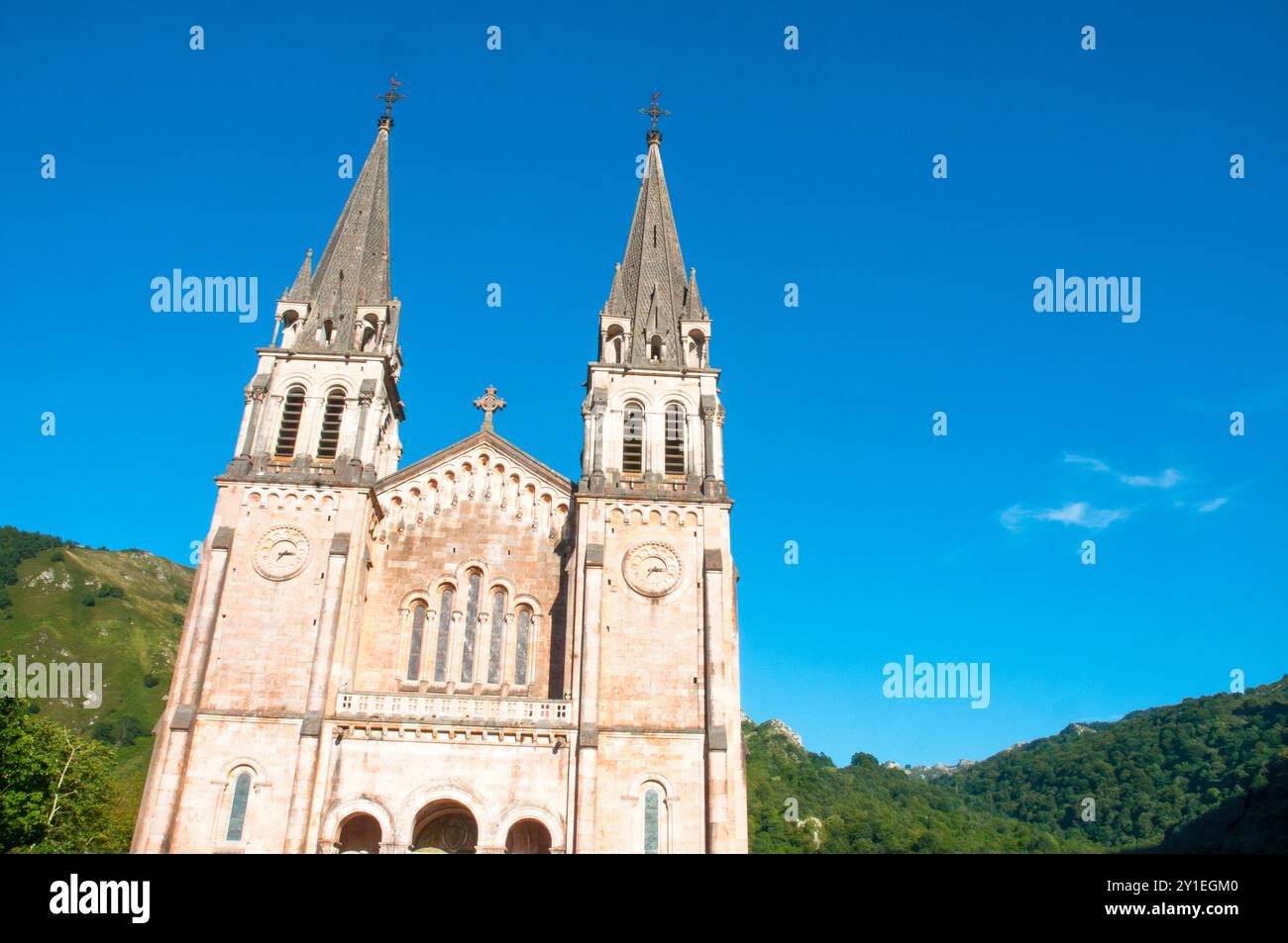 Basilica santuario nacional de hi-res stock photography and images - Alamy