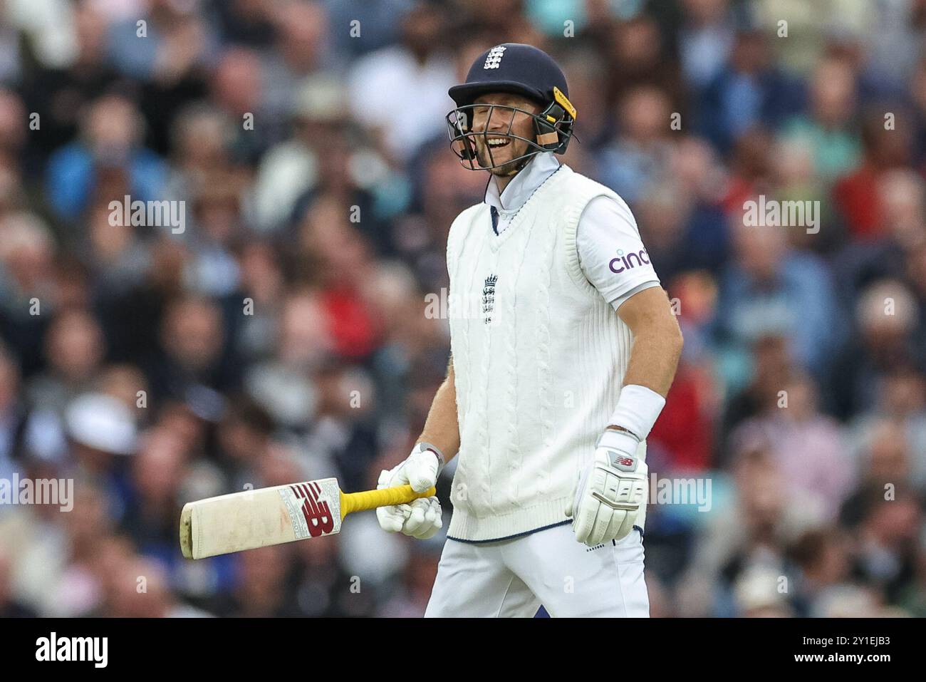 Joe Root of England reacts during the 3rd Rothesay Test Match Day One ...