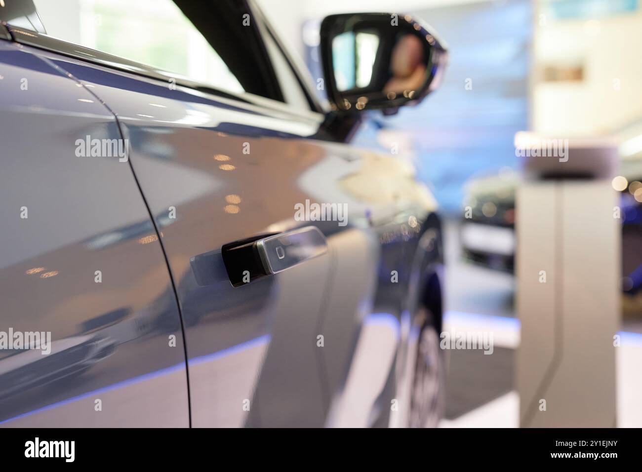 Auto retract hi-res stock photography and images - Alamy