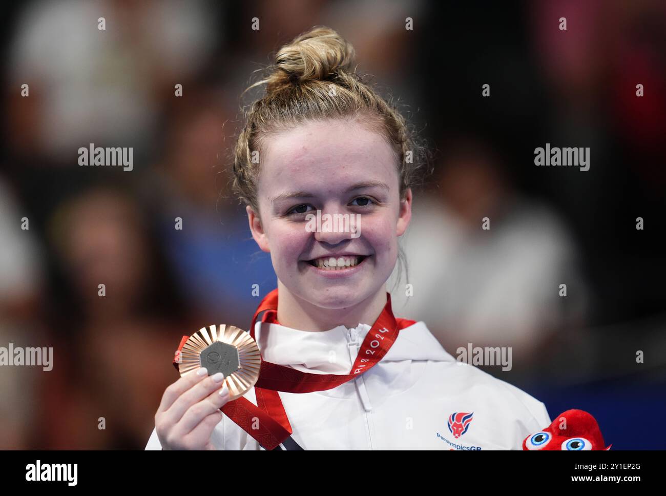 Great Britain's Maisie Summers-Newton with her bronze medal after Women ...